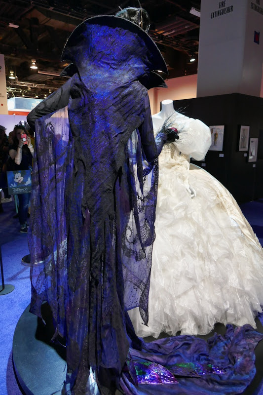 Hollywood Movie Costumes and Props: July 2020 Original film costumes ...