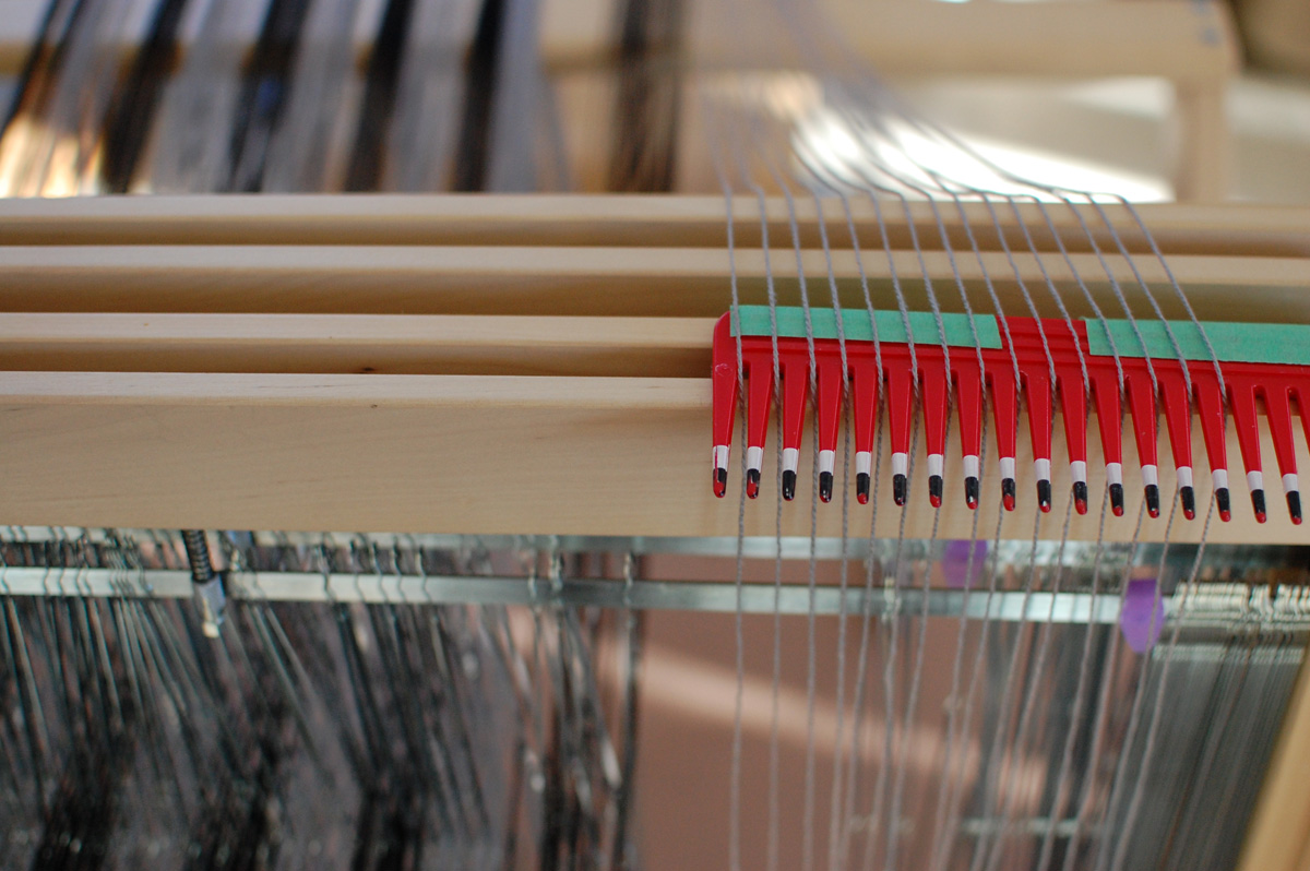 Avalanche Looms: My red plastic comb warping assistant