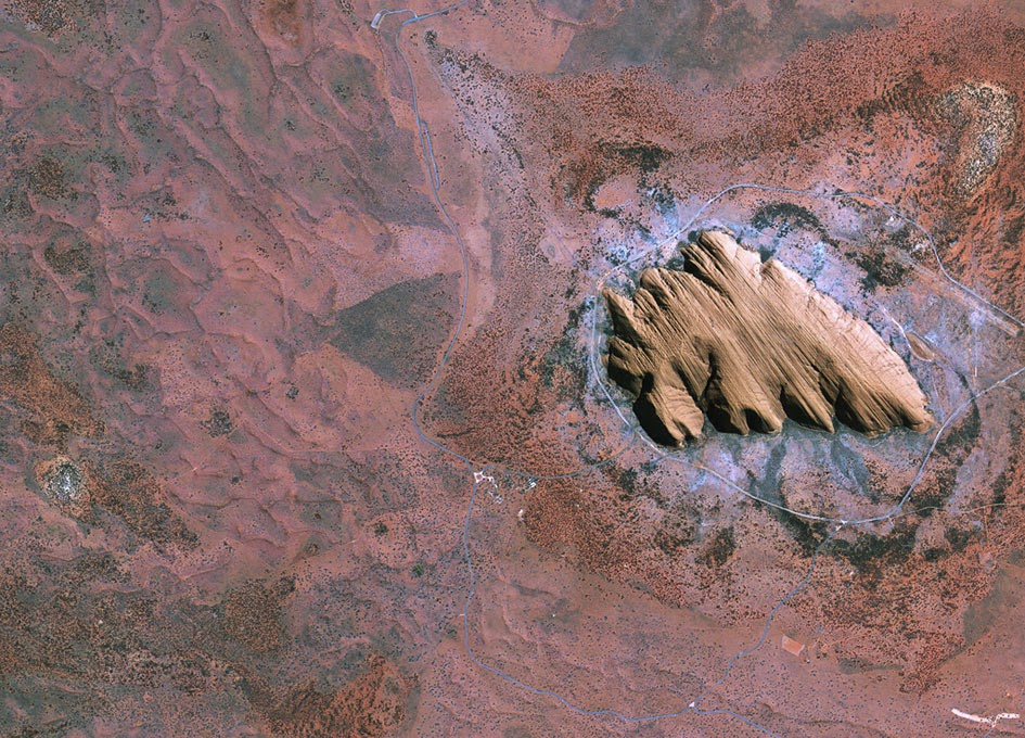 EL MONTE ULURU (AYERS ROCK)