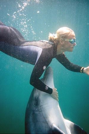 The extraordinary relationship between a woman and her wild dolphin ...