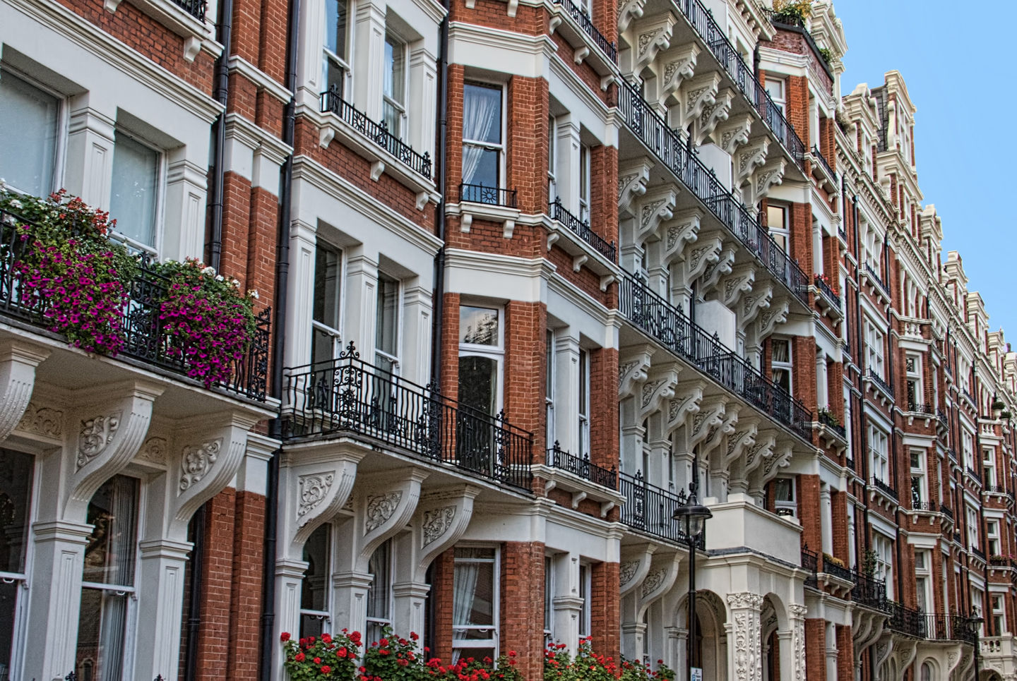 travelswithkathleen: Row houses in the UK