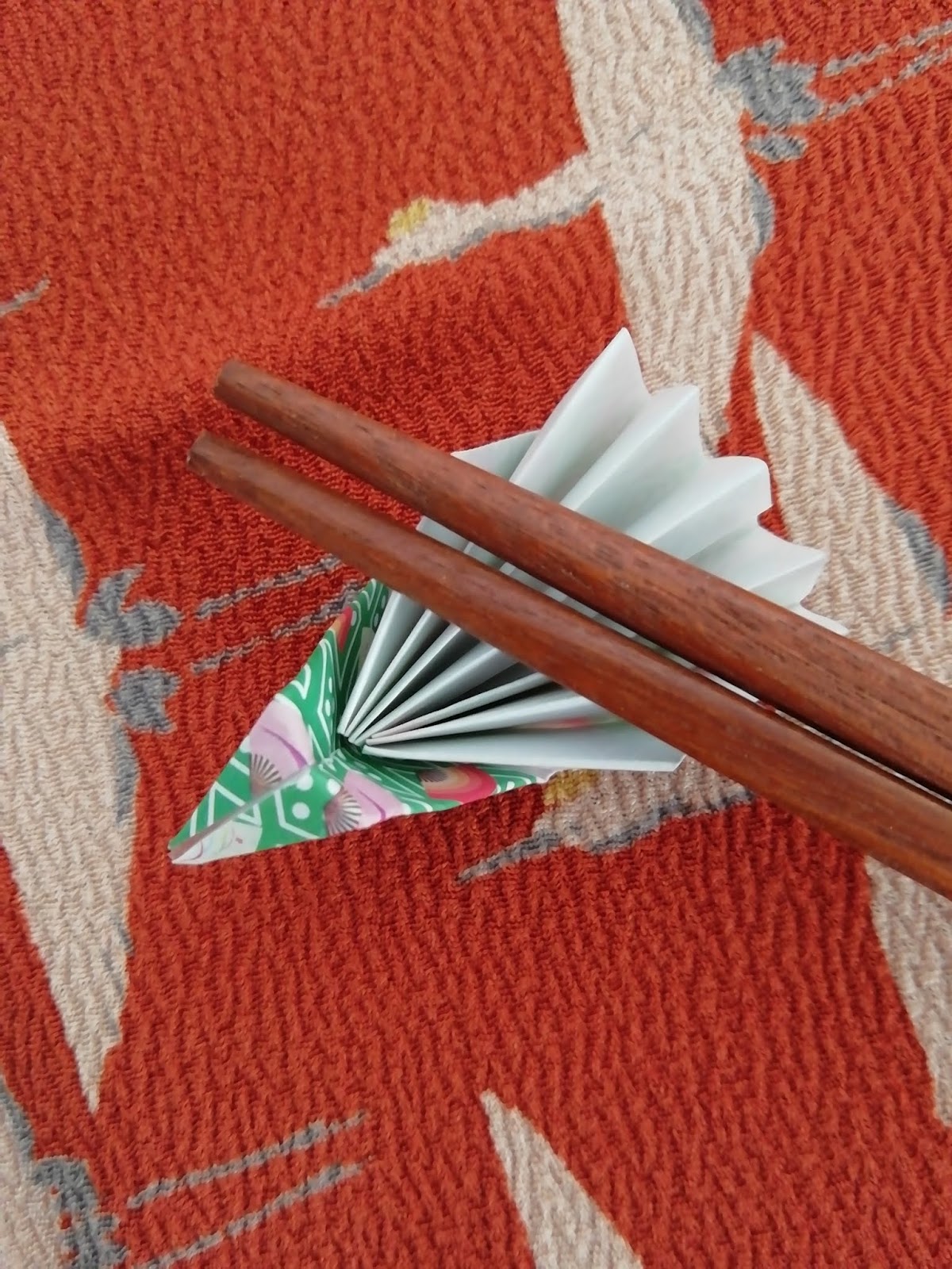 Marie Claire Desmedt: Origami hashioki