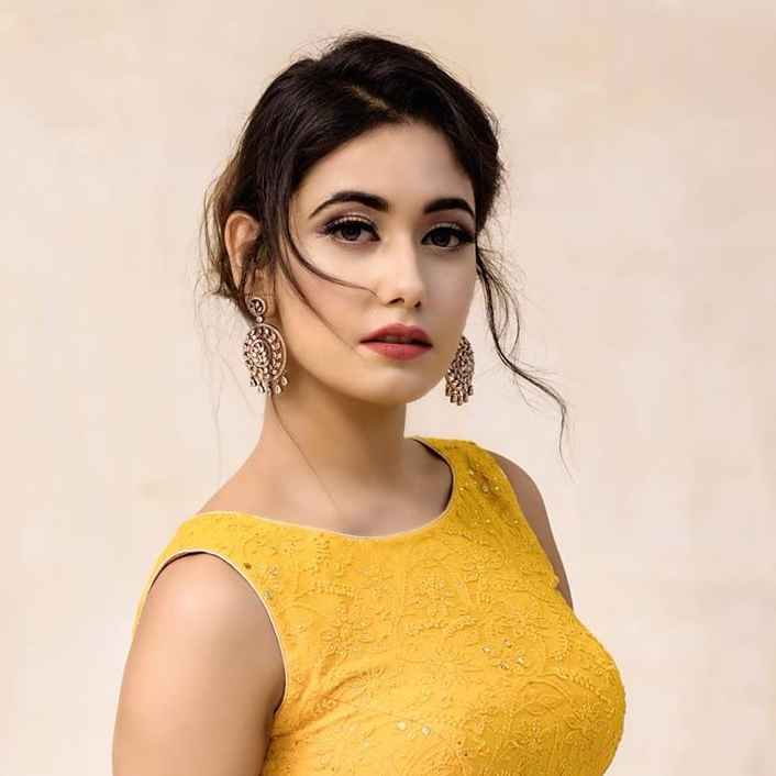 Charvi Dutta Wiki, Biography, Age, Boyfriend, Images, Facts and More