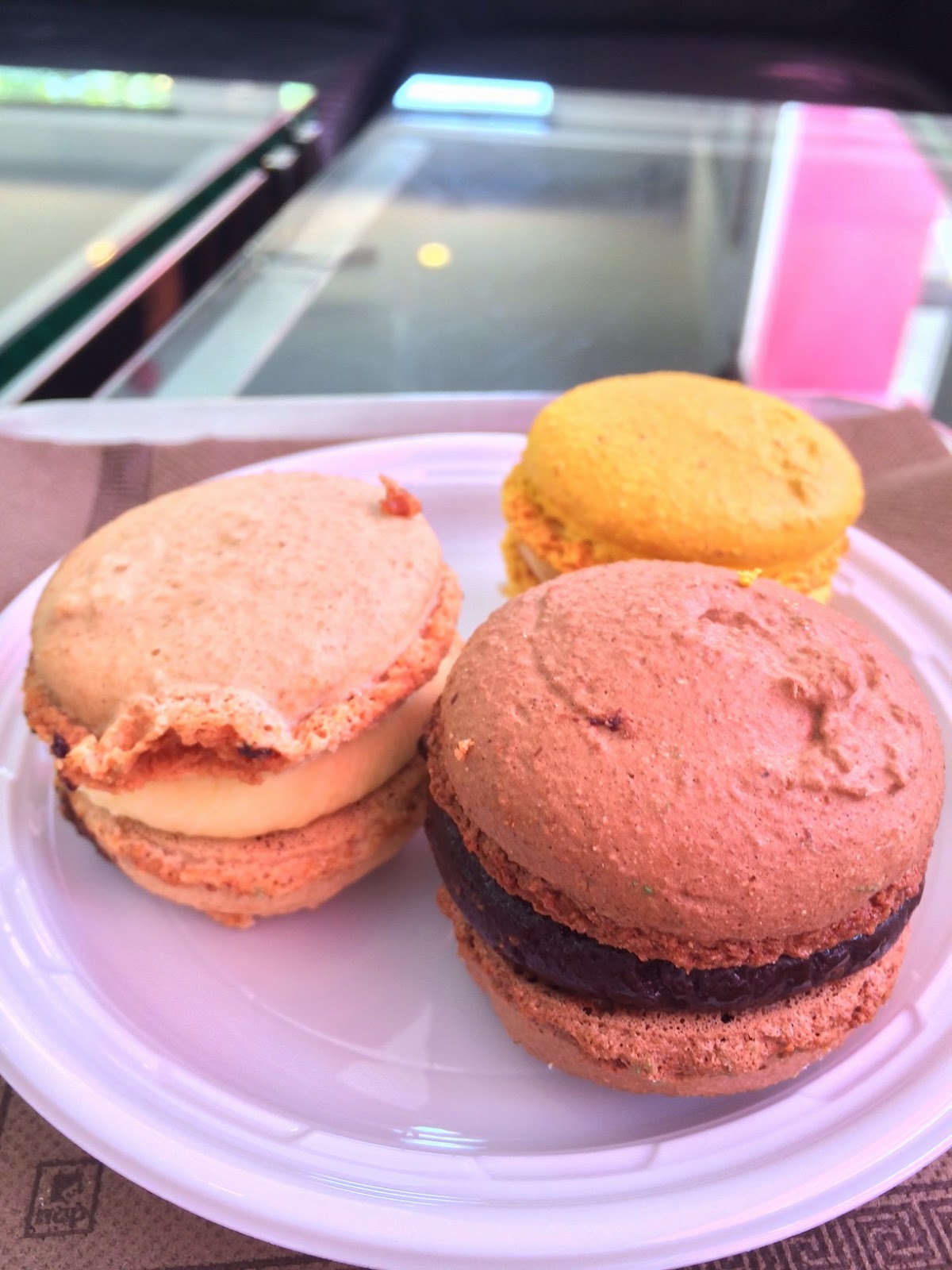 The French Macaron Critic: Macarons in St. Maarten- Worth the search?