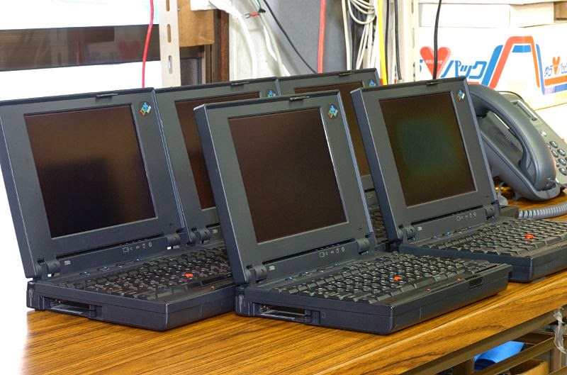 電算機孝行: ThinkPad 230Cs を五台も入手