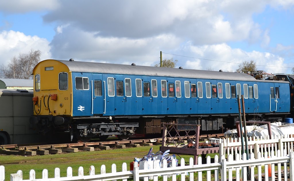 British Diesels and Electrics: Class 307 AM7 / PCV