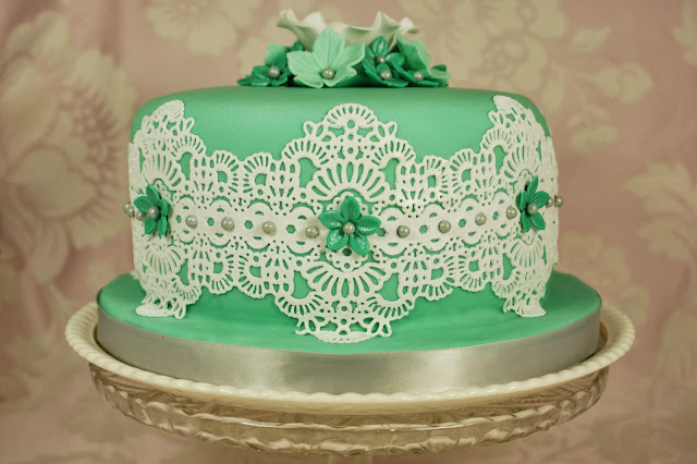 Adventures in Sugarland: Daphne's Birthday Cake - my first time with ...