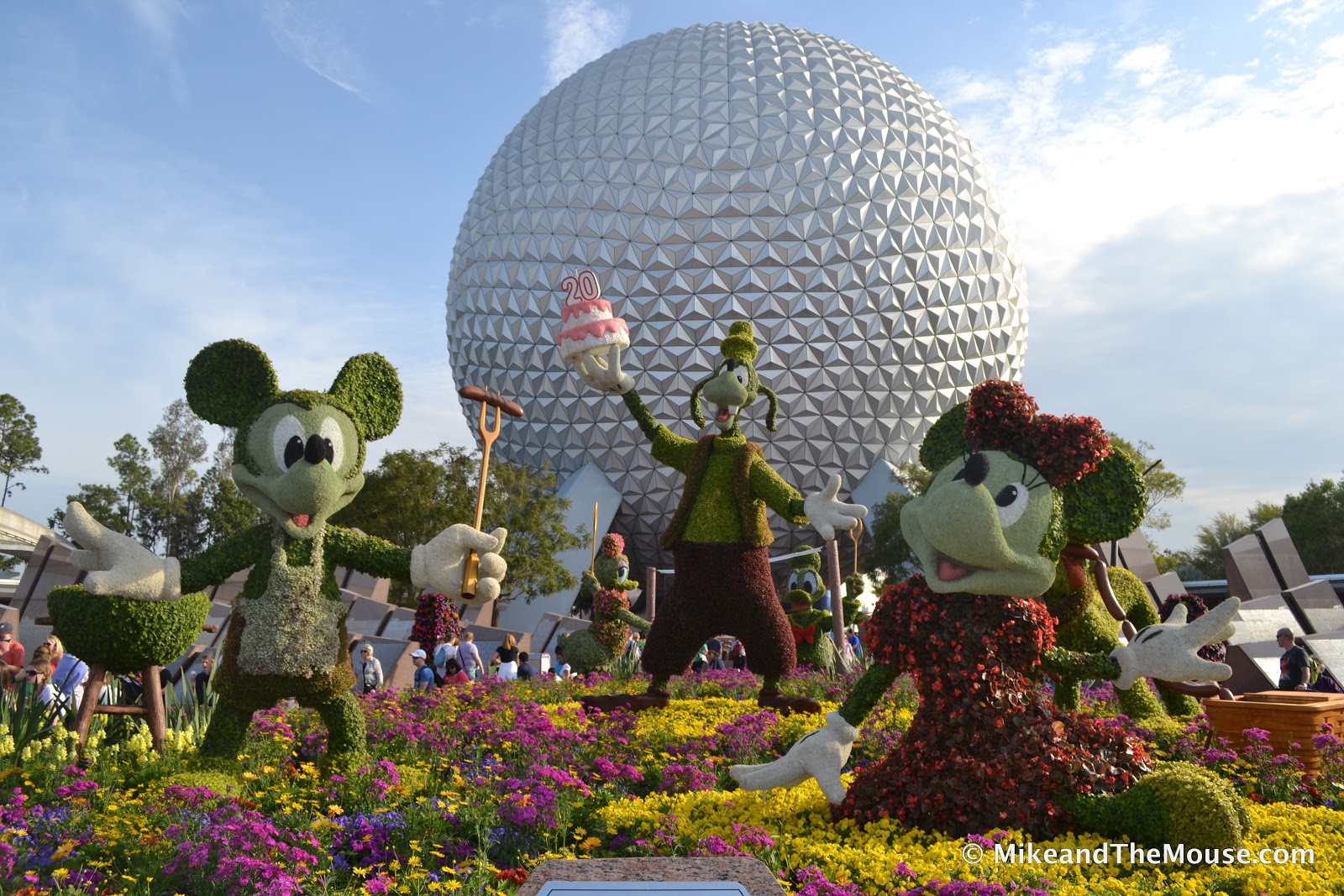 Welcome to MikeandTheMouse: The Art of Topiary Gardening from Walt ...
