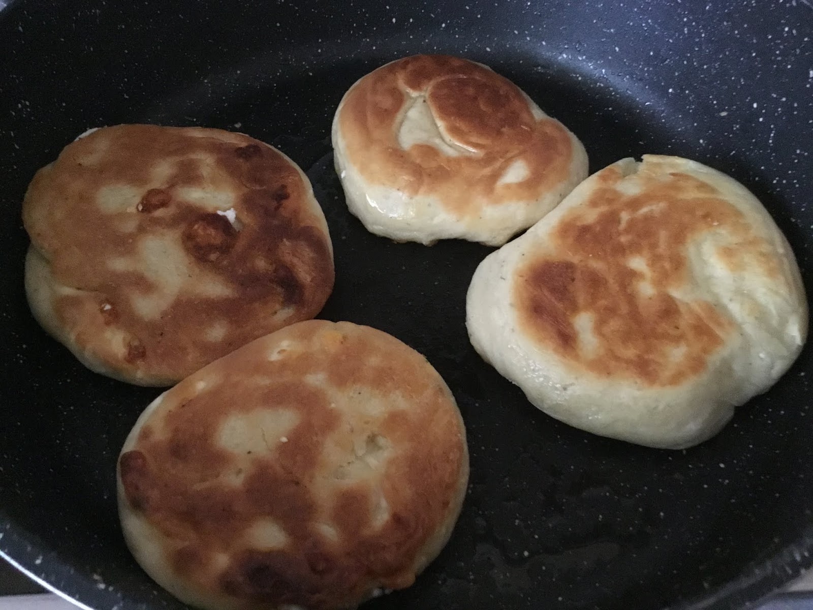 Fay's Homemade Recipes: Tiganopsomo fried bread with Feta Cheese