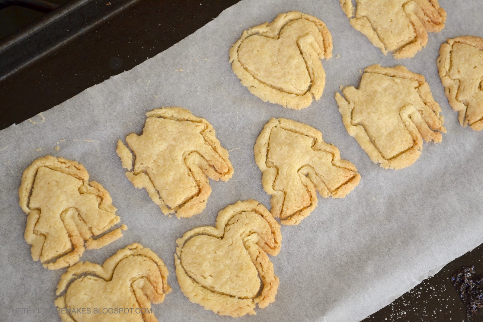 DIY Christmas | Iced Biscuit Christmas Tree & Mug Biscuits | The Things ...