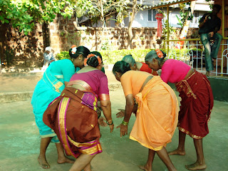Travel Themes - Countless eXperienza!: Fugdi Folk dance form of Konkan ...