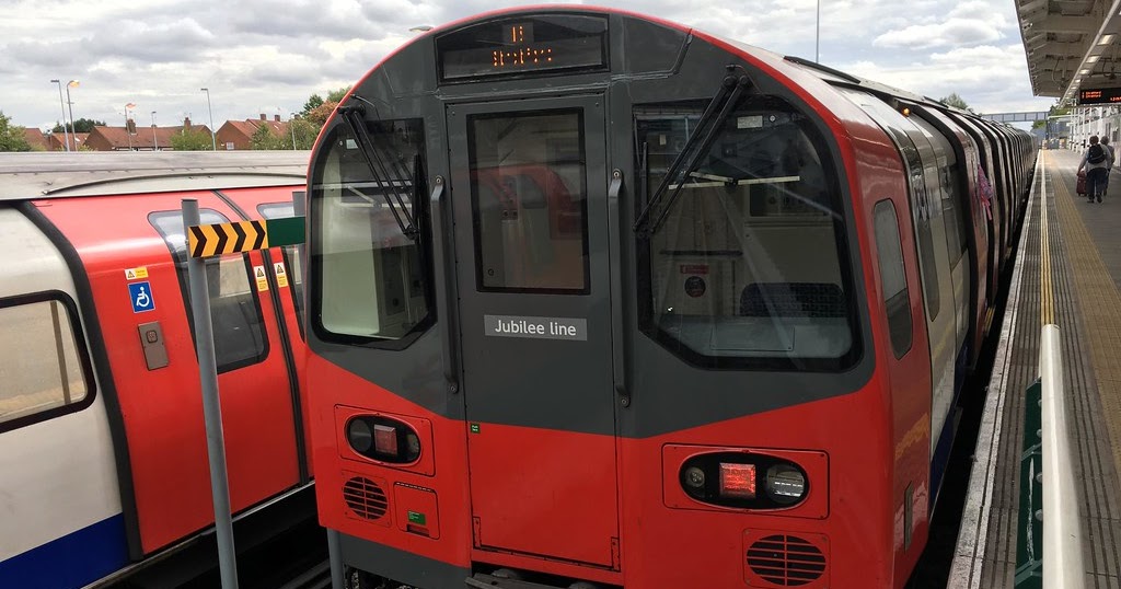 British Diesels and Electrics: London Underground 1996 Tube Stock