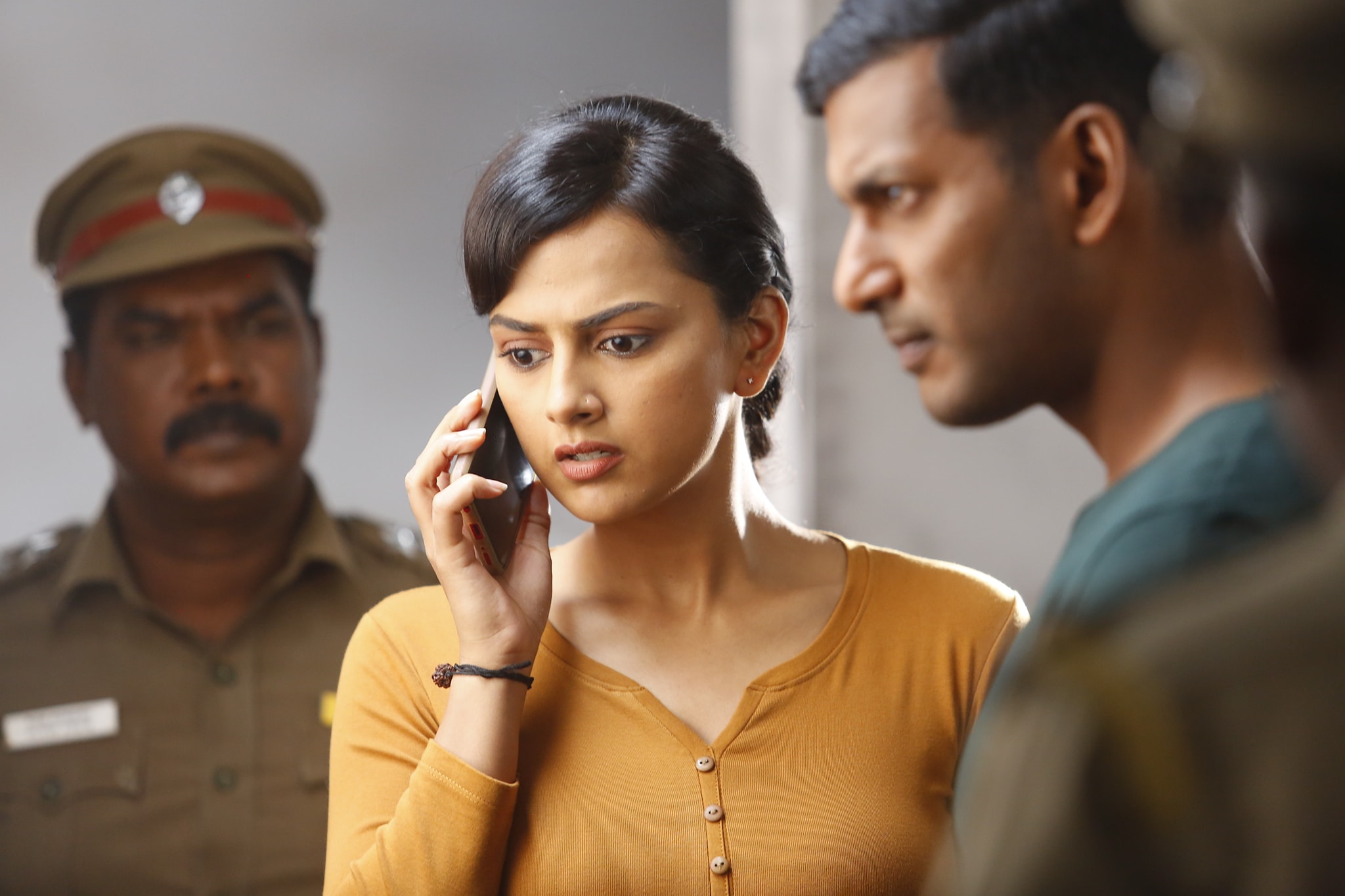 Chakra movie (2020) images stills | Vishal, Shraddha Srinath, Regina ...