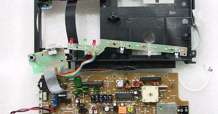 Tecsun R-9700DX Teardown
