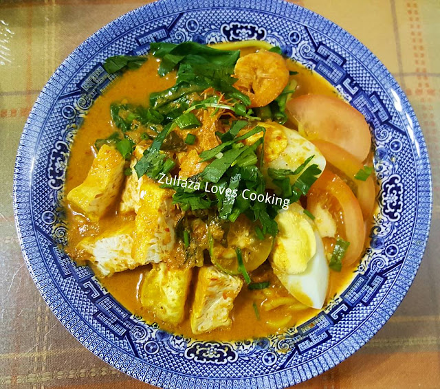 ZULFAZA LOVES COOKING: Mee Kari Makcu dengan kesum