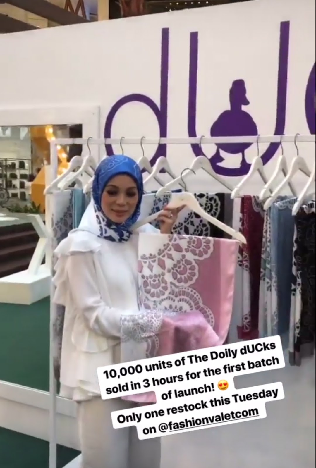 : 10000 unit Tudung duck raya terjual di web fashionvalet