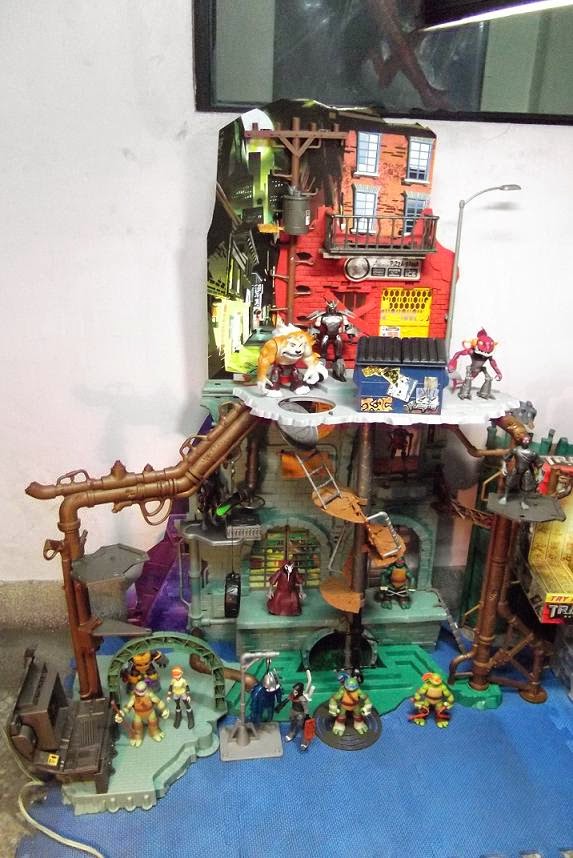 HGG的幻想: Nickelodeon TMNT 2012 - Secret Sewer Lair Playset