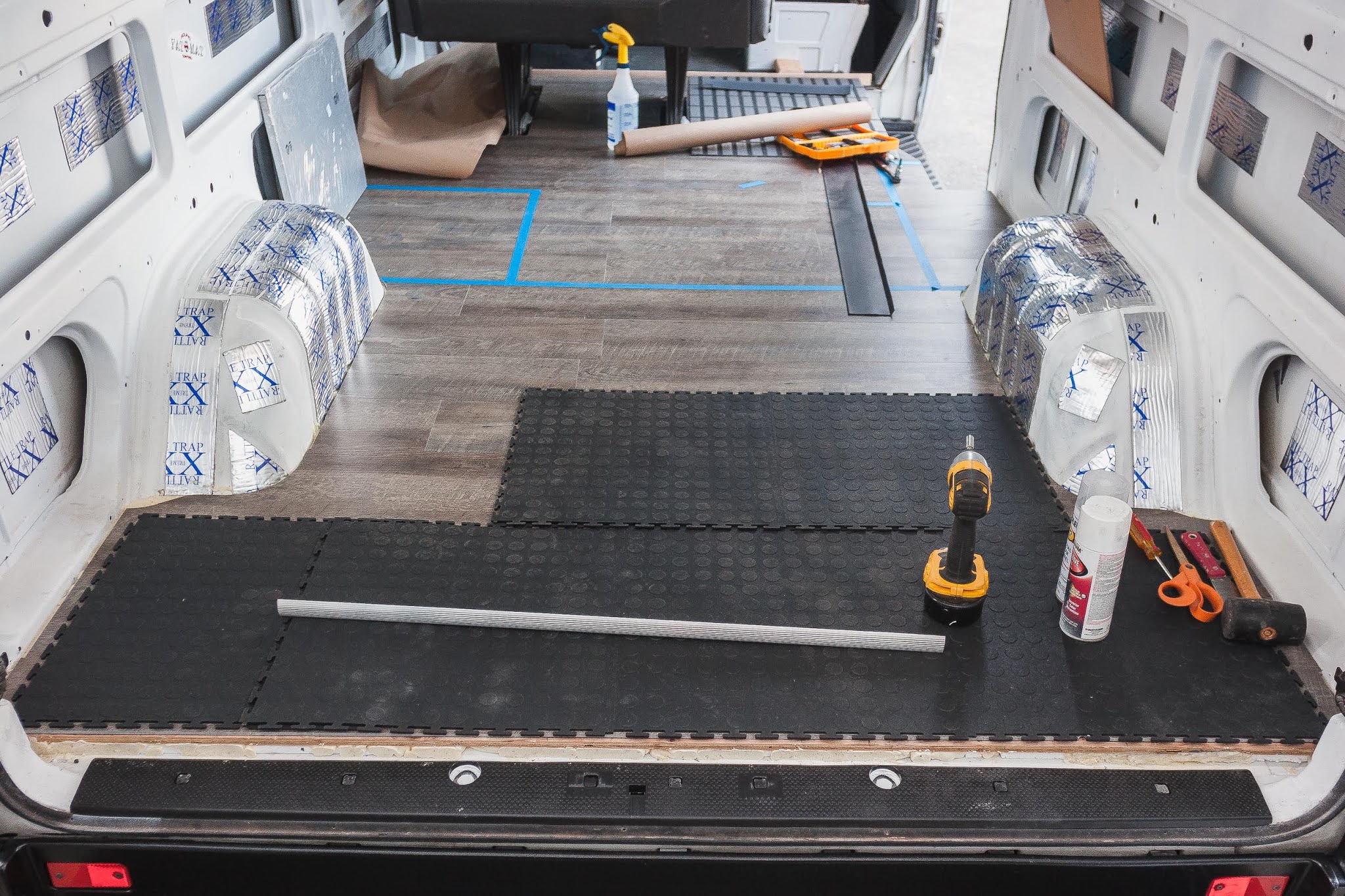 Sprinter van: Flooring
