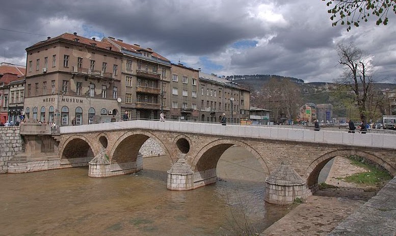 Historia del Arte: Puente Latino