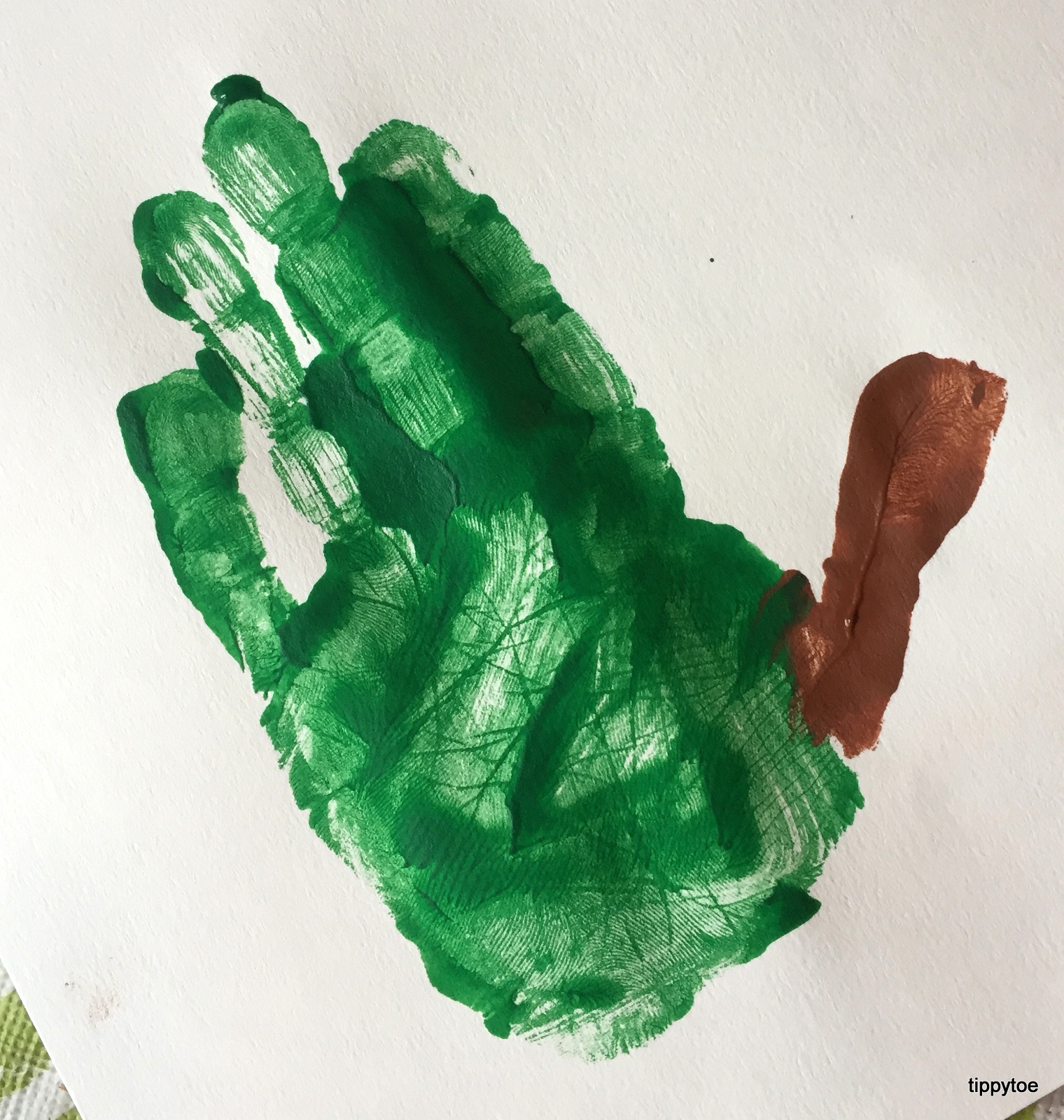 Tippytoe Crafts: Handprint Apple Craft