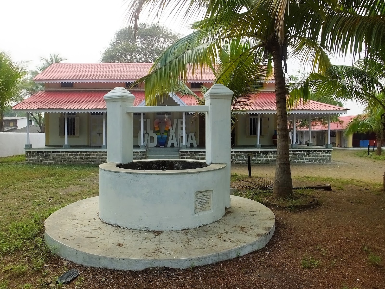 Udvada - A sleepy Parsi town where sacred fire never goes out.