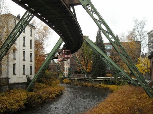 State of Technology: Germany’s Incredible Hanging Railway