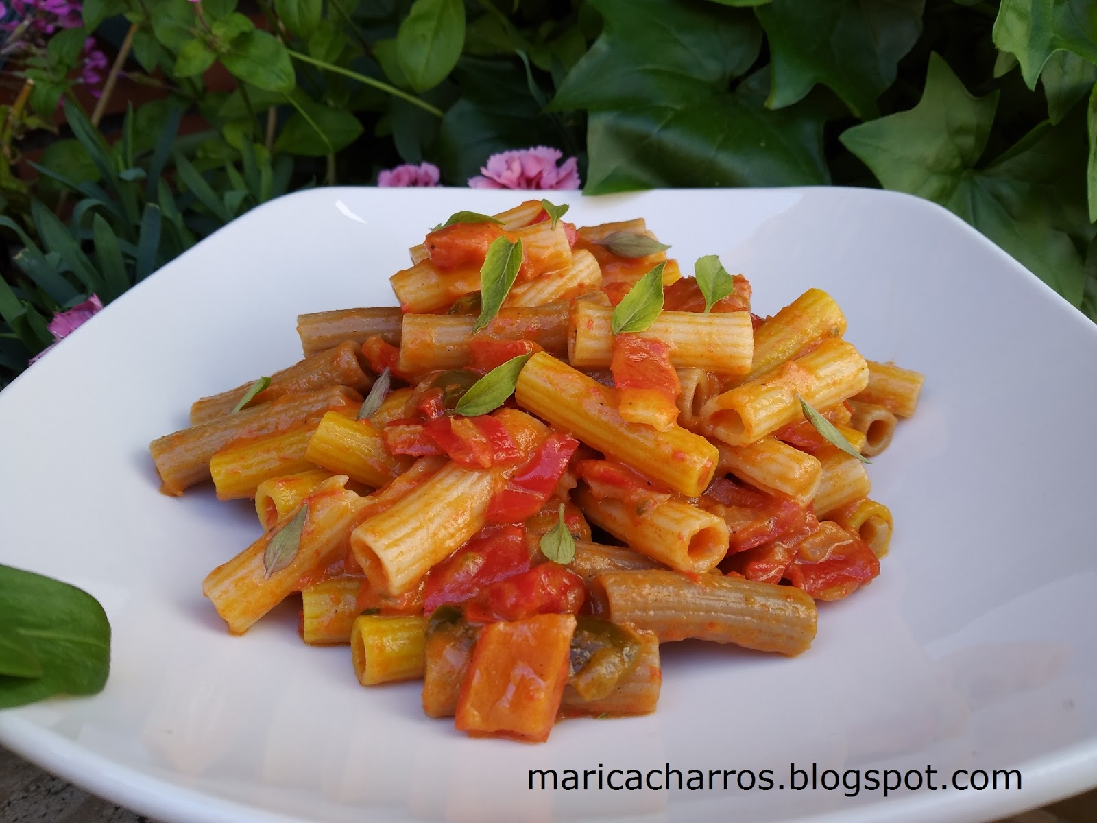 MACARRONES CON SALSA DE PIMIENTOS | Maricacharros