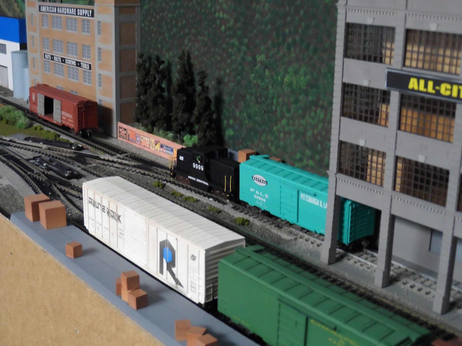 New York Central Train Layout: The Penn Central 9999 Project