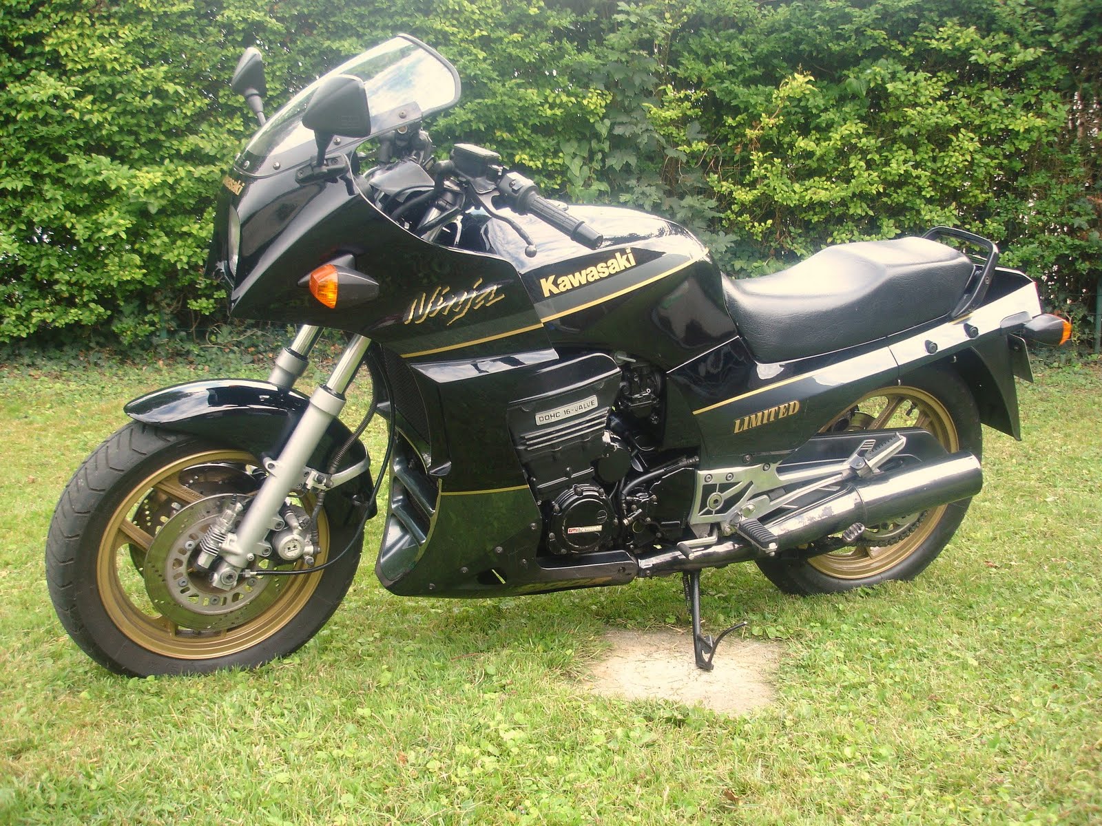 GARAGE CLASSIC: A VENDRE : Kawasaki GPZ900R Limited Ninja