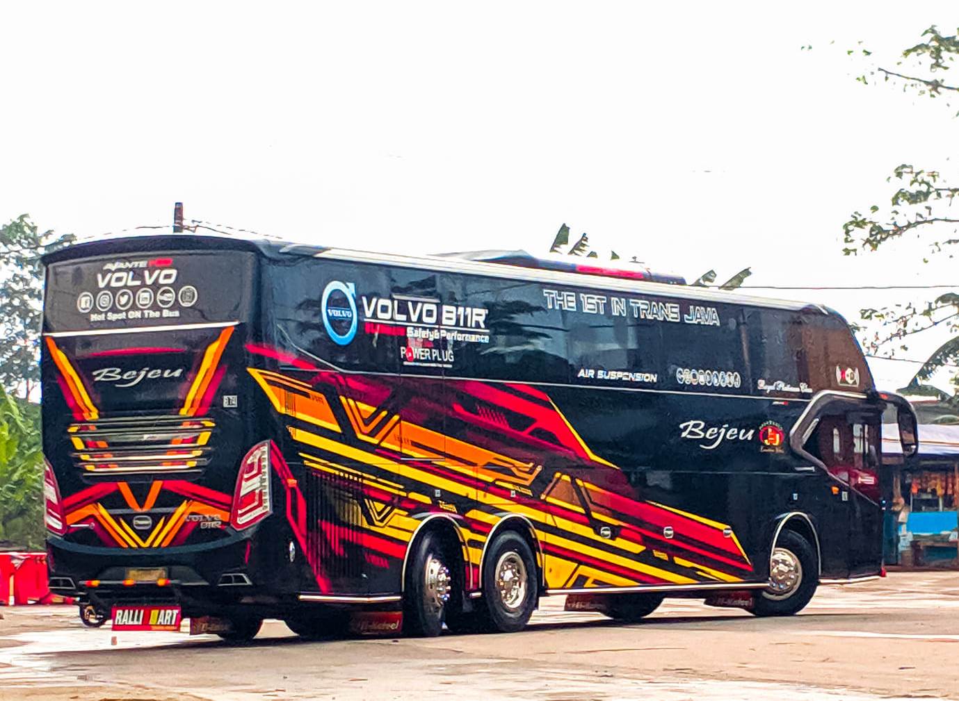 Begini Proses Pembelian Bus VOLVO B11R - Jalur Bus