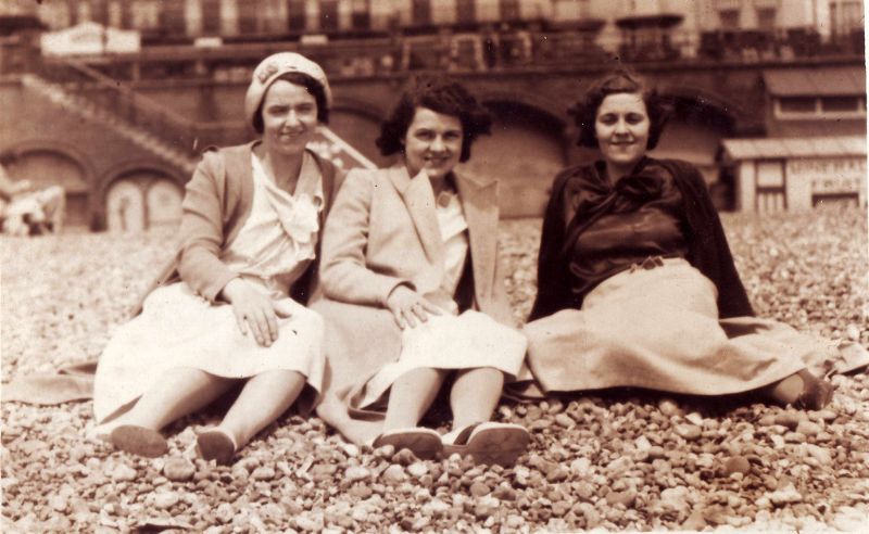 Before the Blitz: Snapshots That Show Everyday Life of England in the ...