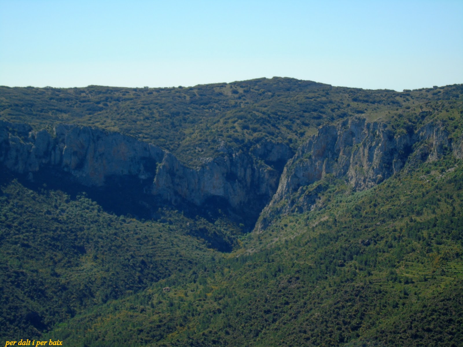 Montán: Cueva Cirá y el Cerro de la Atalaya (1106 m.) ~ Per Dalt i Per Baix