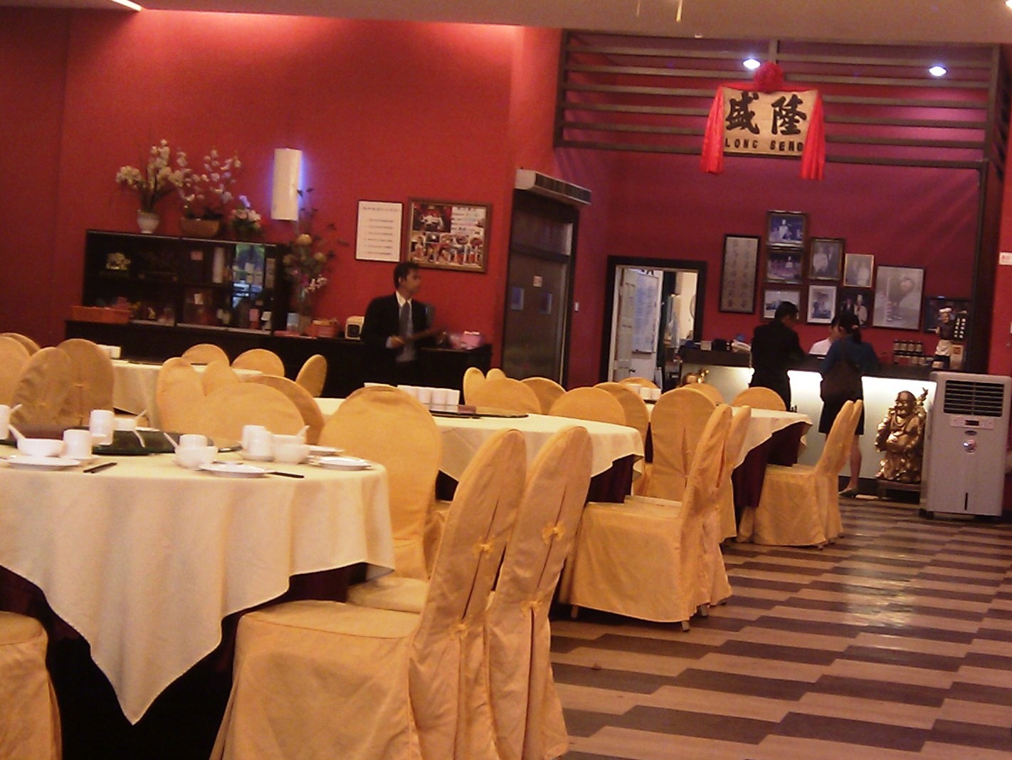 haPpY HaPpY: One Expensive Treat @ Restoran Loong Sing, Nilai