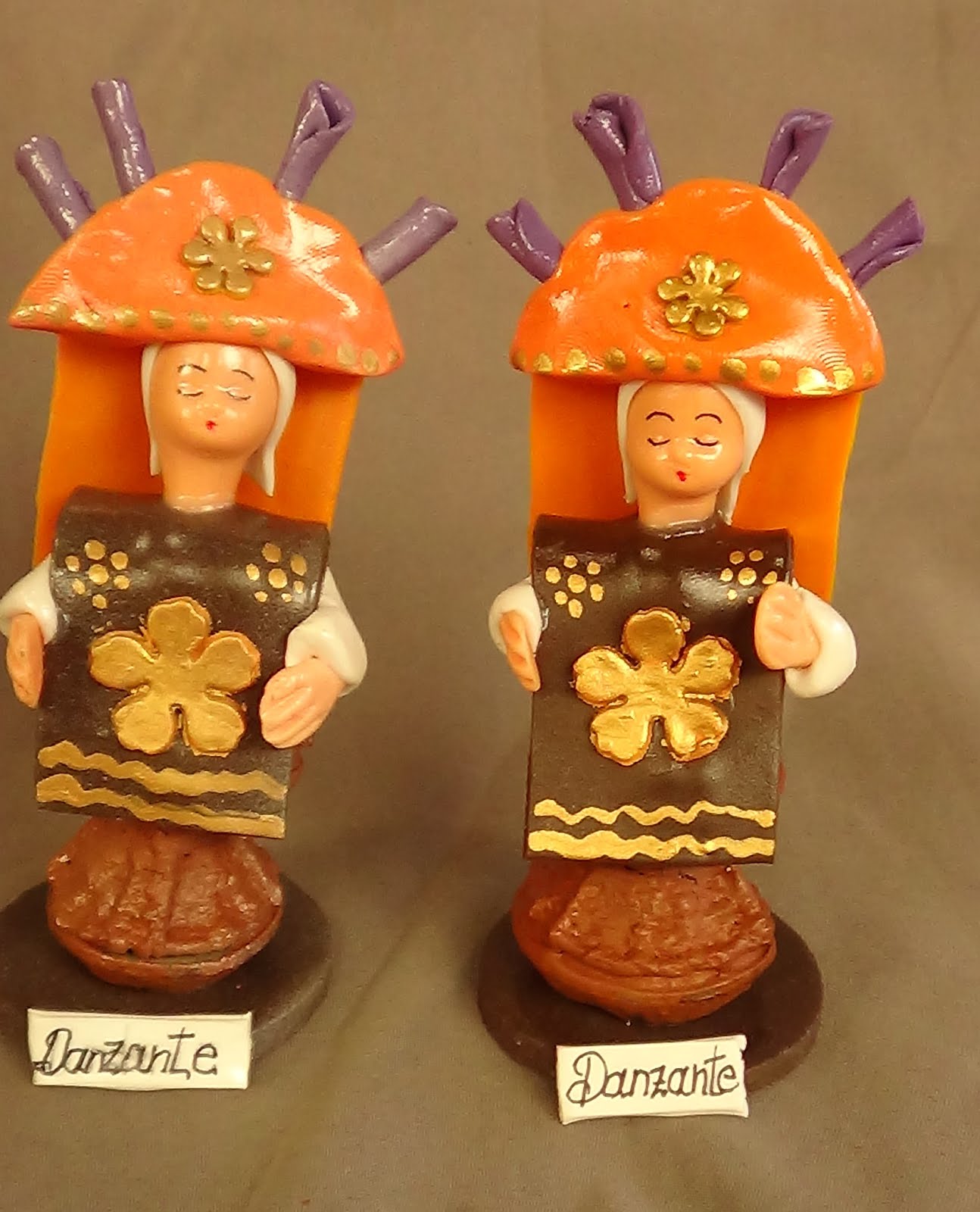FIGURAS DE PORCELANICRON Y MASAPAN DE CALDERON: PERSONAJES TRADICIONALES