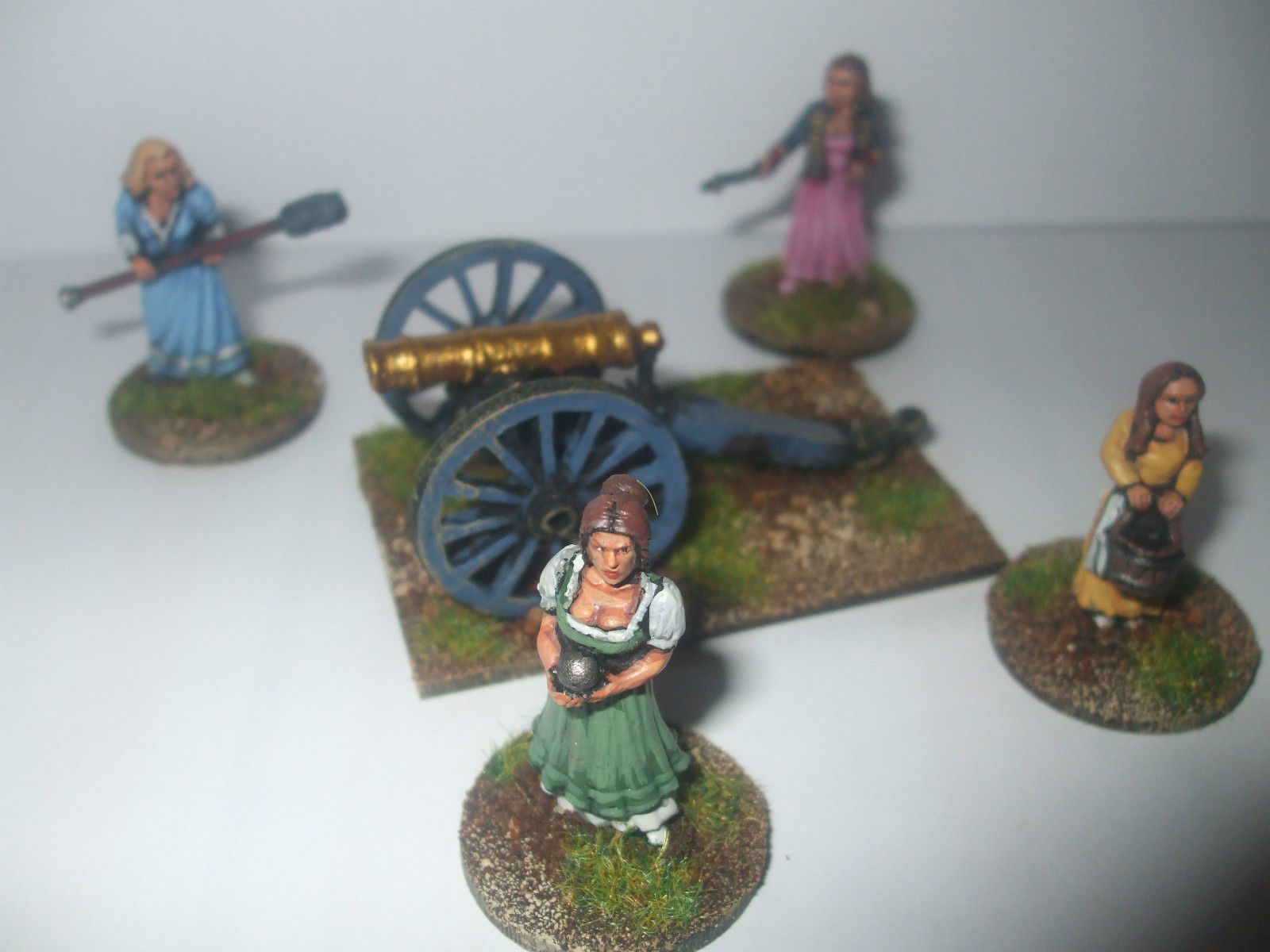 My wargames: 28mm Napoleonic Females Gun and crew and 15th Hussar by ...