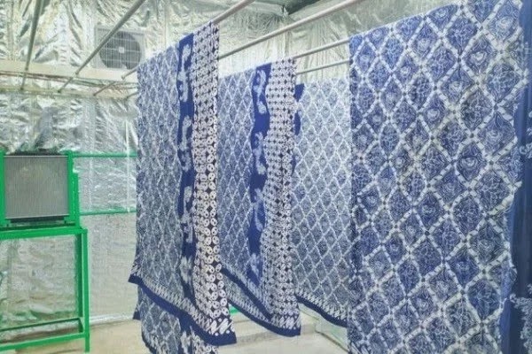 Batik Aman Lase: Mahasiswa UGM Bikin Pengering Kain Batik Otomatis