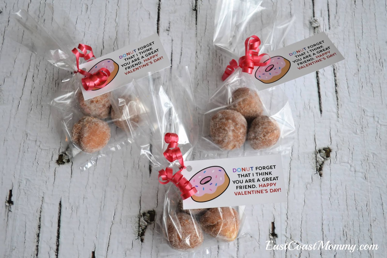 East Coast Mommy: Donut Valentines... with free printable tags
