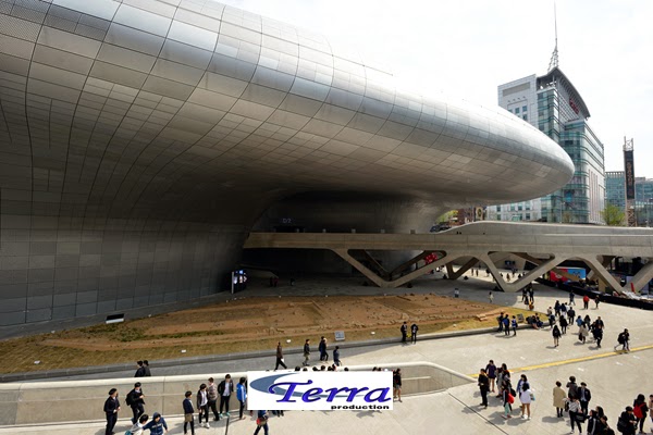 DDP (Dream, Design, Play) in Seoul / 동대문디자인플라자(Dongdaemun Design Plaza ...
