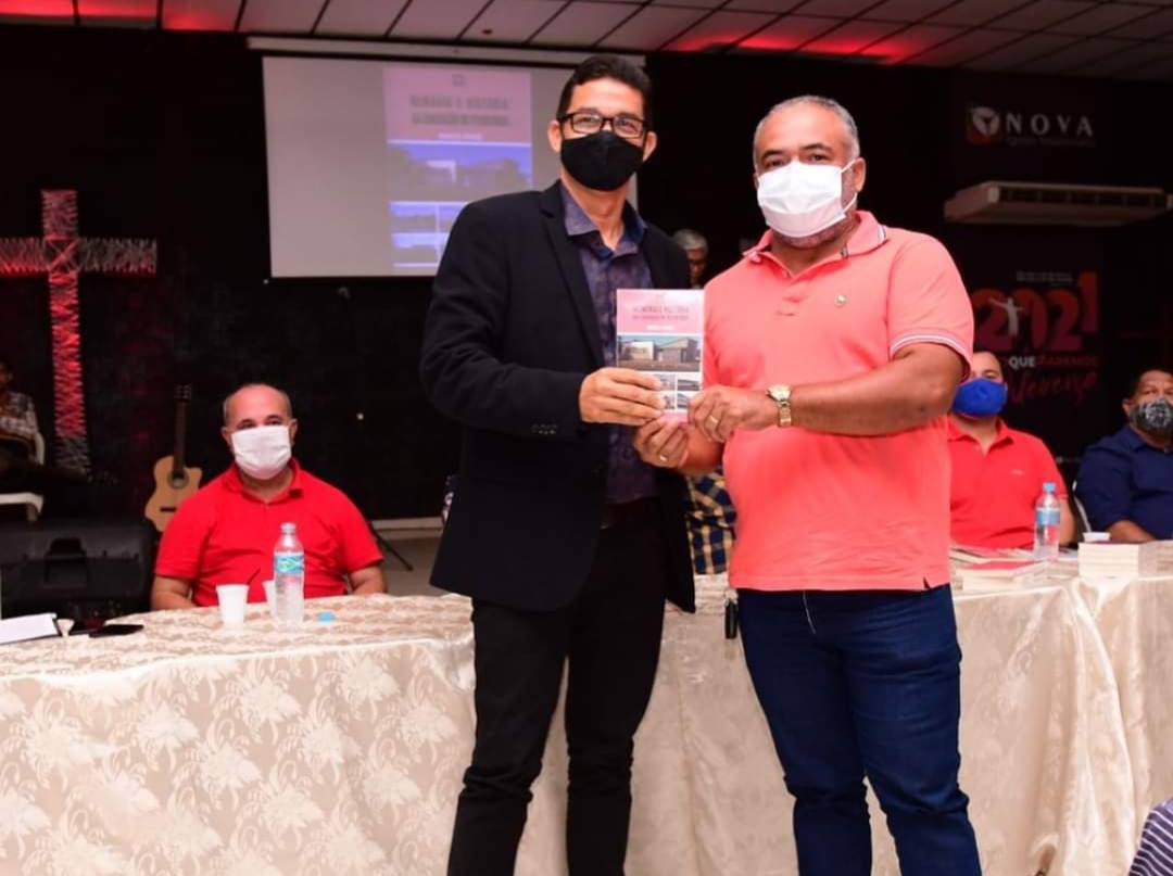 VÍDEO | Poeta e escritor Marcus Krause lança o livro "Memória e ...