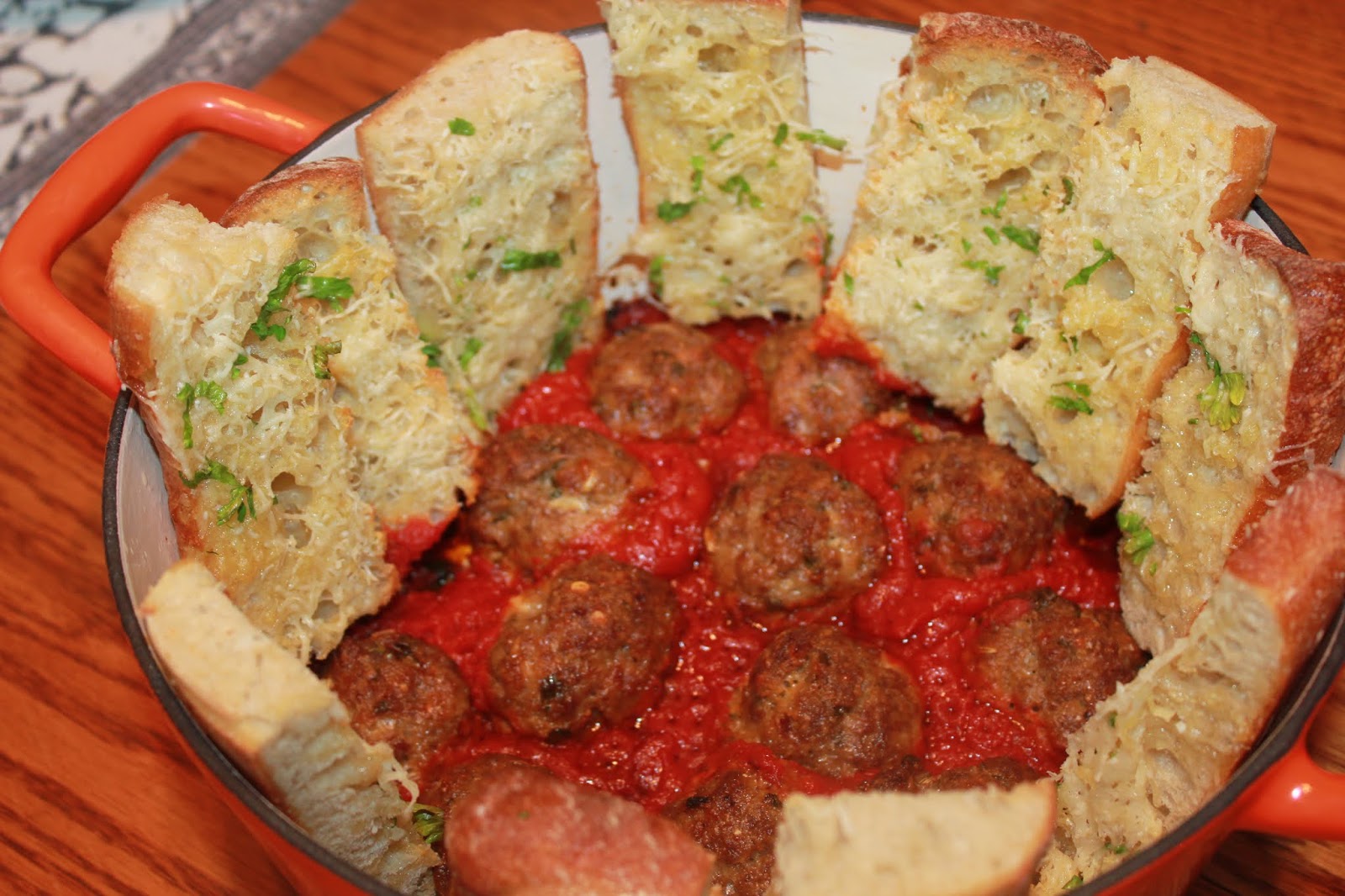 Sisters Luv 2 Cook: Italian Meatballs with Garlic Bread