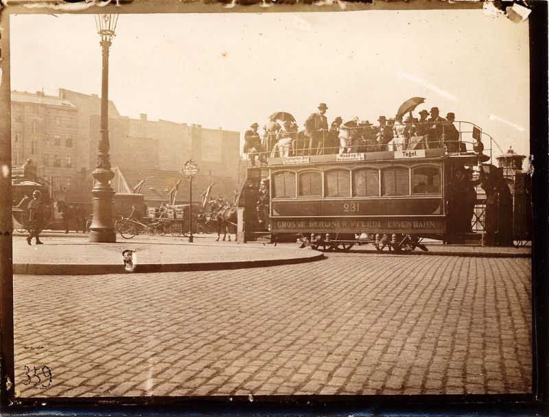 16 Amazing Photos That Capture Street Scenes of Germany in 1899 ...
