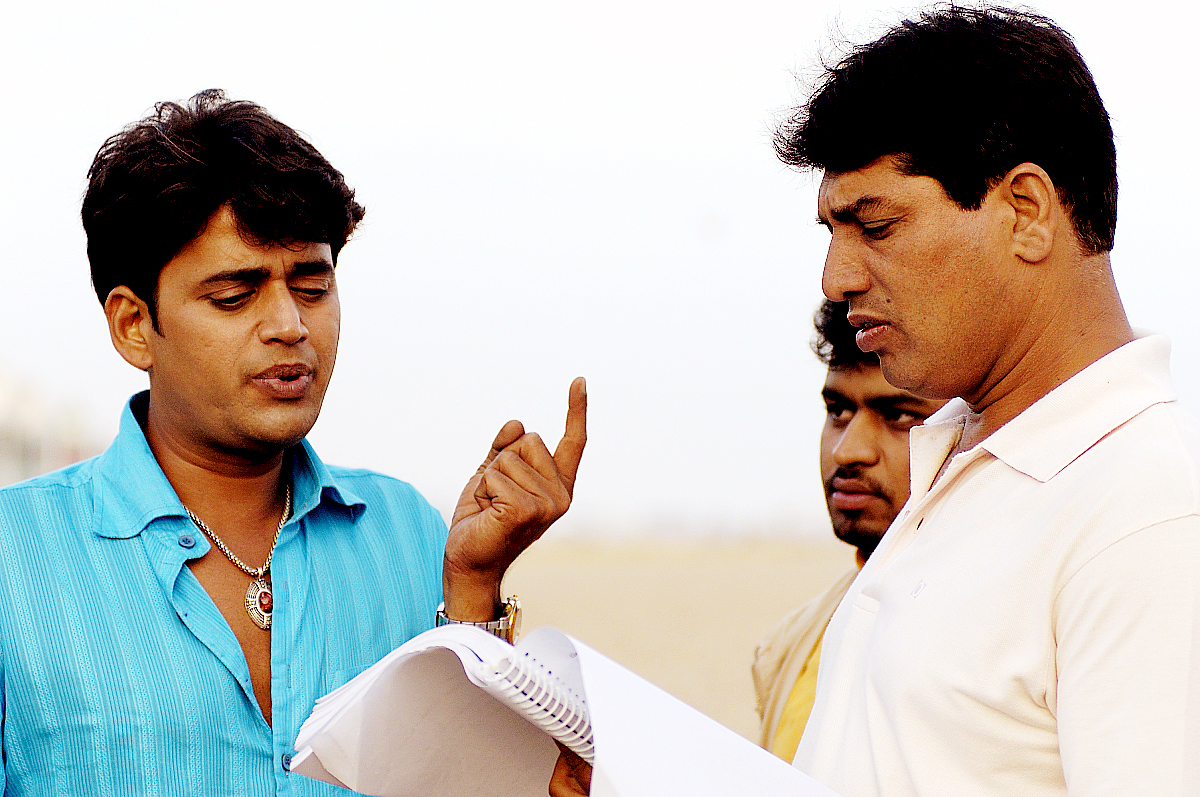 Rajesh Bhatt Film Director - Kaun Hai Jo Sapno Mein Aaya: Babul Pyare ...