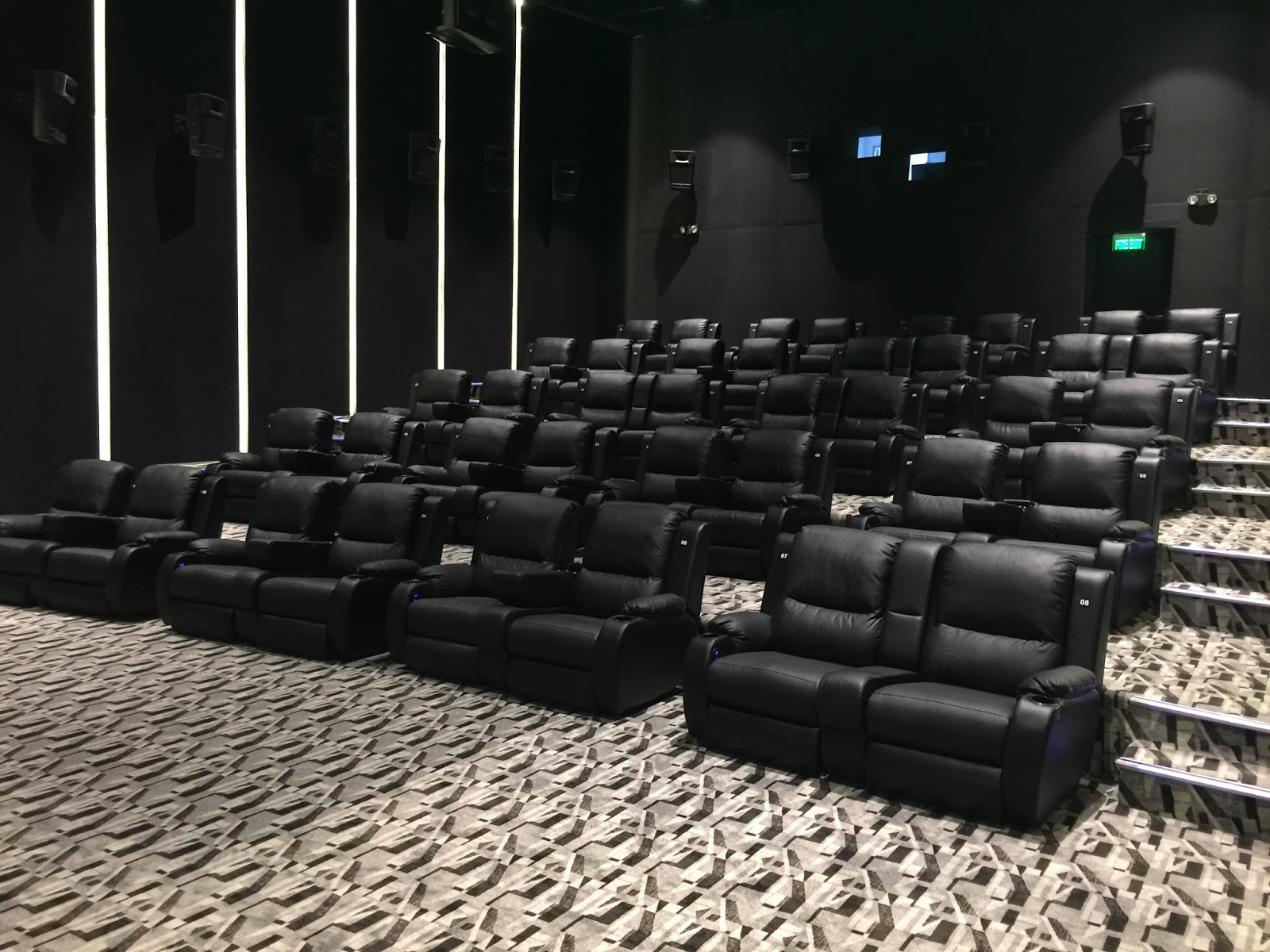 Lakwatsera Lovers: New Luxury Theaters Opens at Vista Mall Las Piñas
