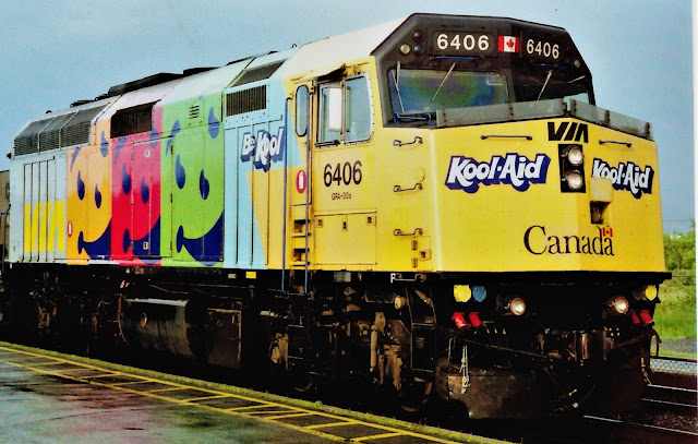 Trackside Treasure: VIA F40 Wraps