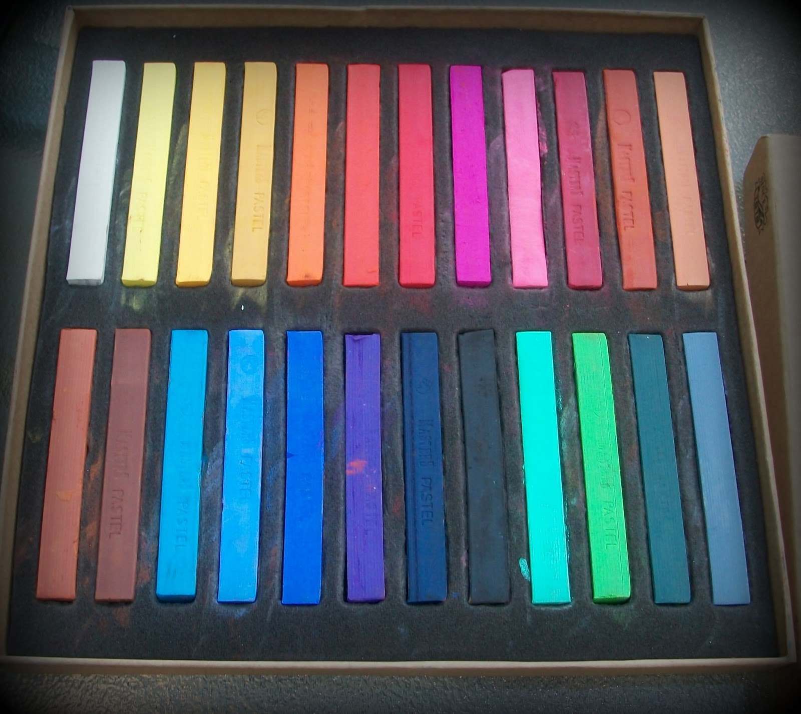 Creating The Sweet Life: So you want to chalk your hair: