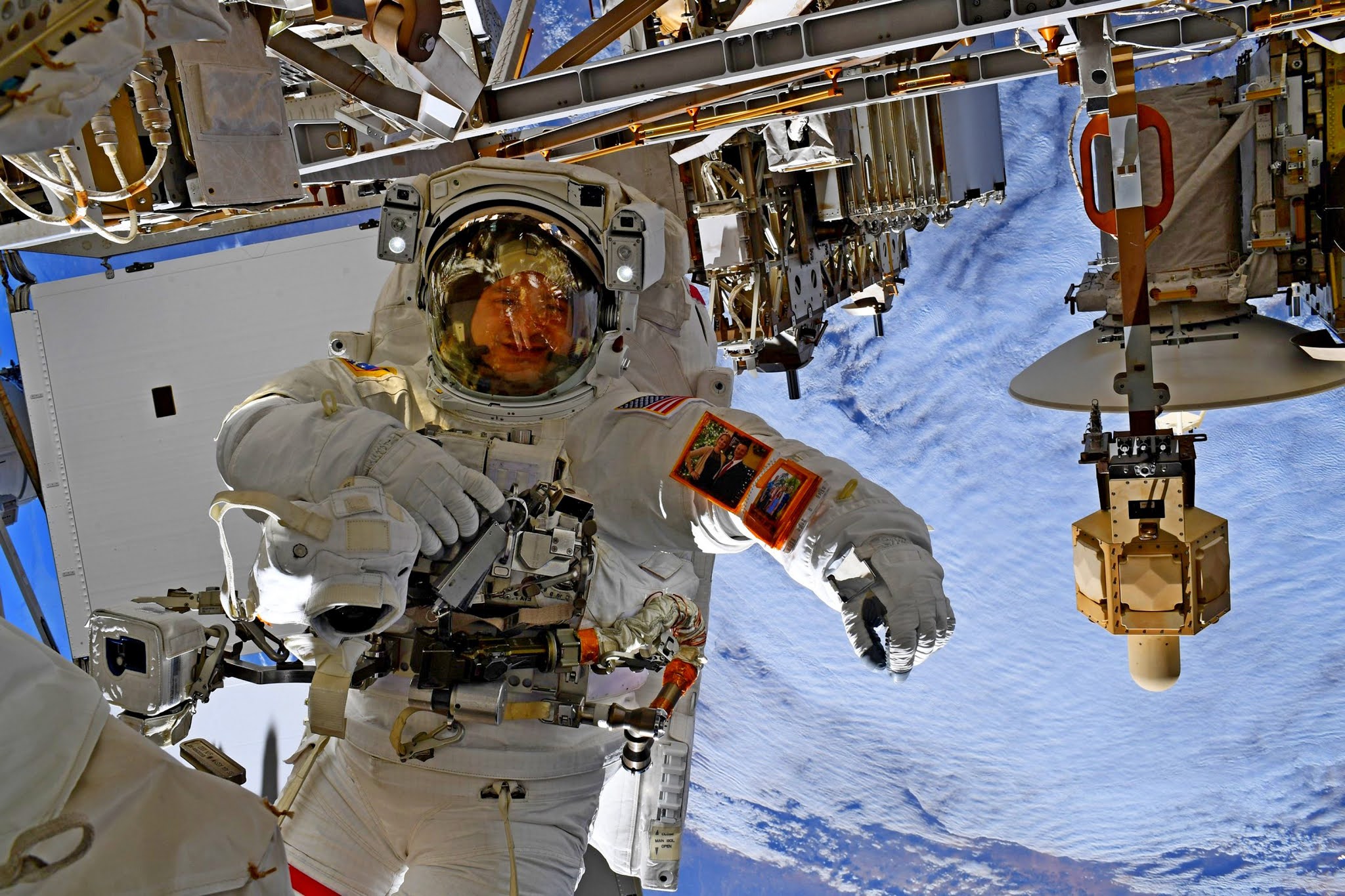 Medicine Among the Stars: Astronaut Talks About His Experiences ...
