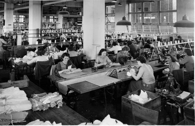 Kitten Vintage: Pelaco and it's Neon Sign, Aussie Icons