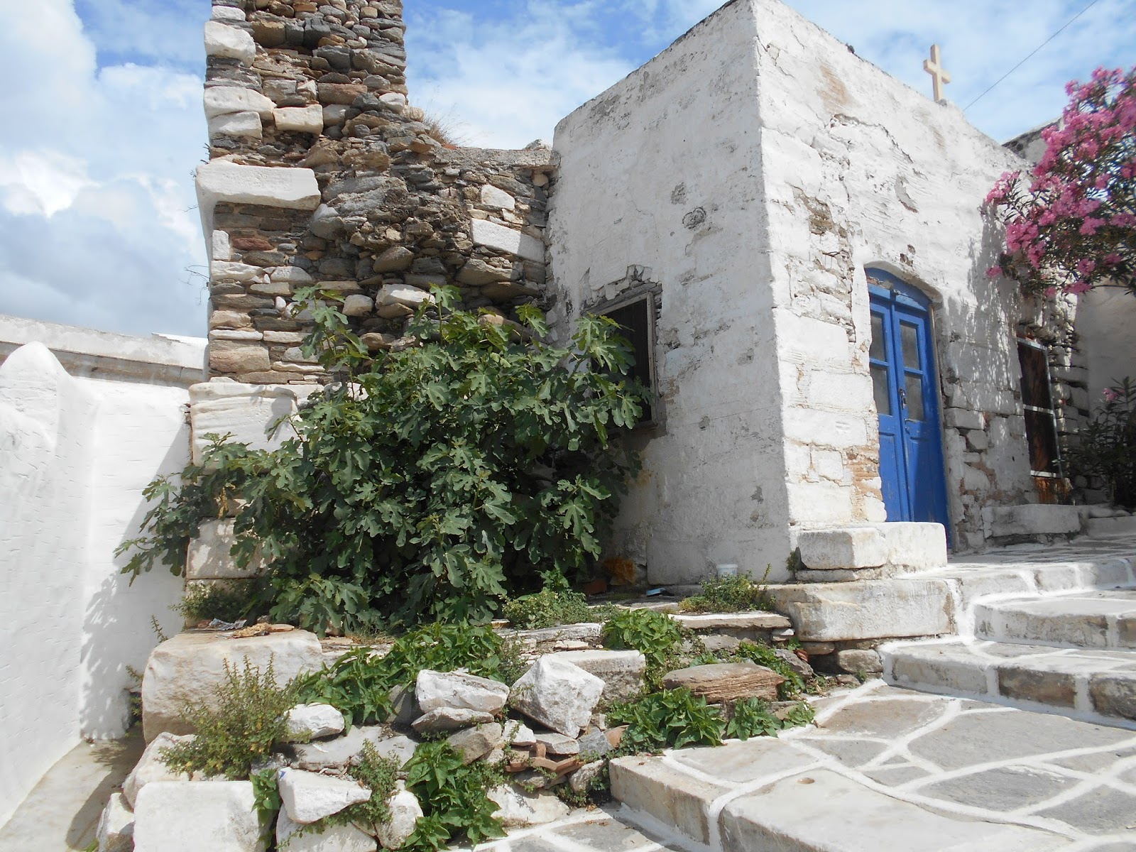 http://Axieros.blogspot.com: Ο ΝΑΟΣ ΤΗΣ ΘΕΑΣ ΑΘΗΝΑΣ ΣΤΗΝ ΠΑΡΟ: ΓΡΑΦΕΙ Η ...