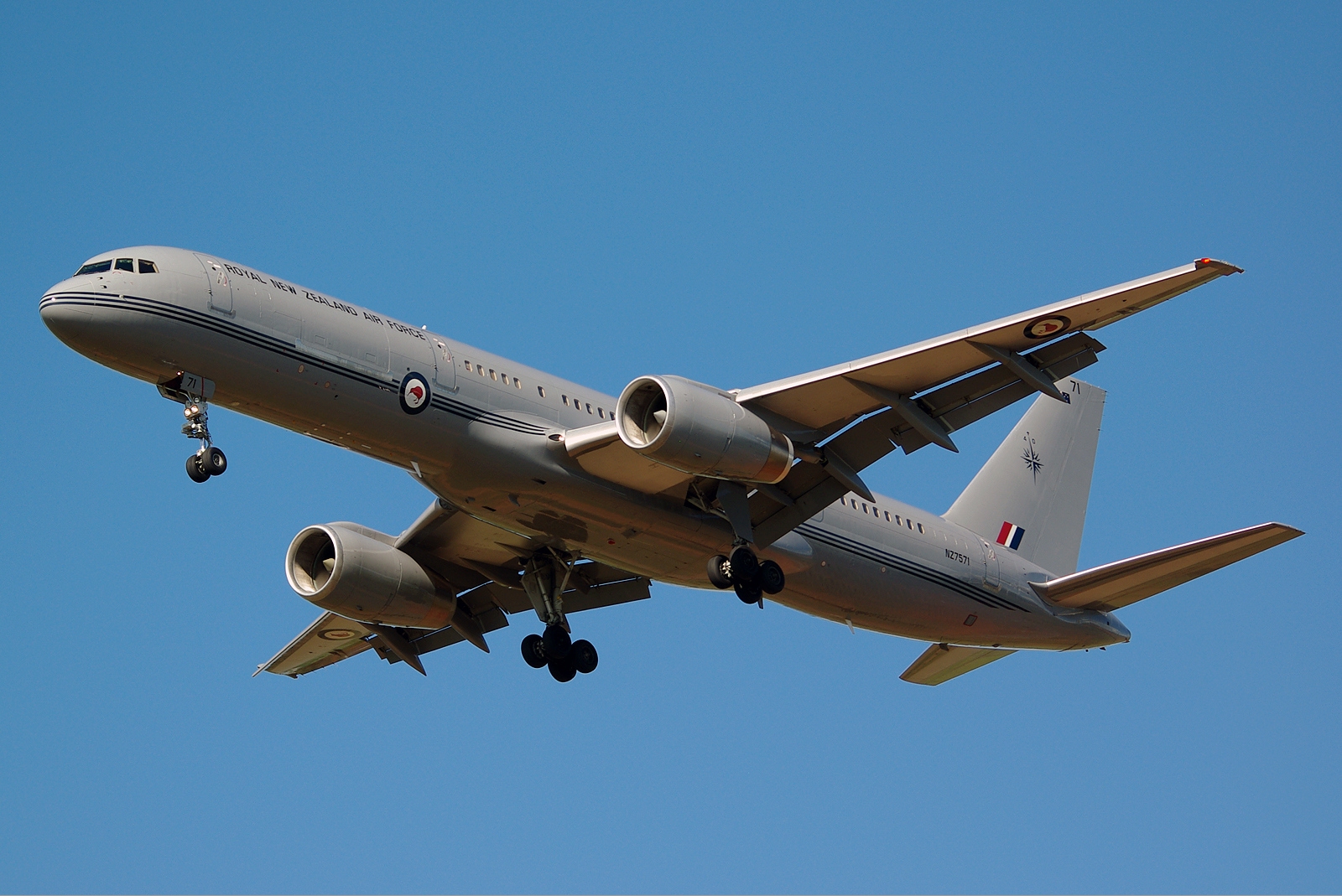 DEFENSE STUDIES: New Zealand Seeks to Acquire Fixed-Wing Transport ...