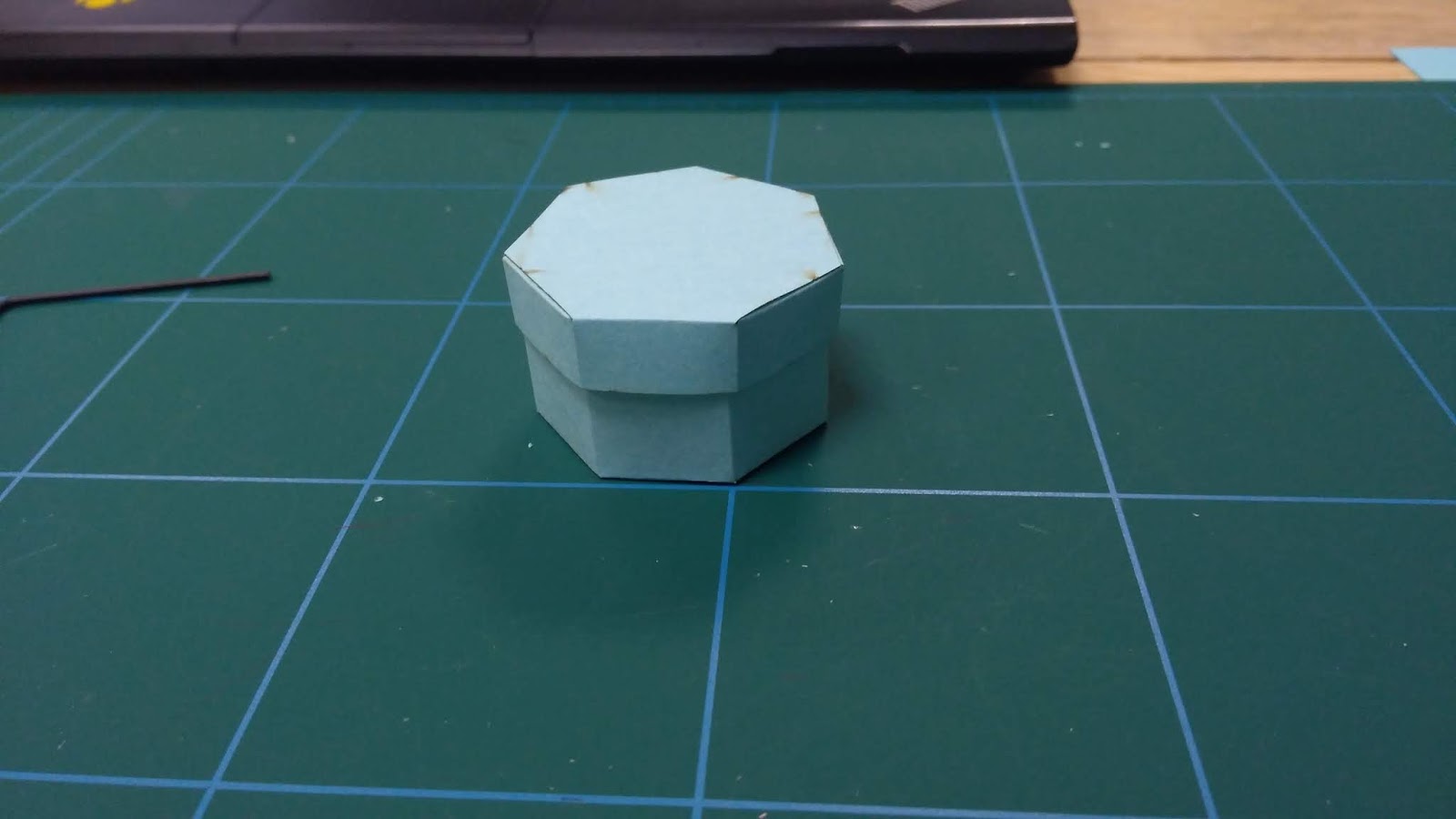 Concretedog: 10 minute make; Laser-cut Polygon Box